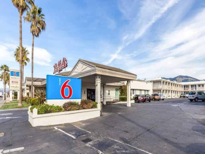 Motel 6 San Rafael, _1 Lit King | Nmsk - San Rafael, CA