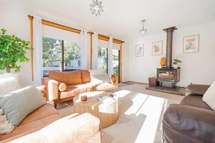 Tasman Breeze—beachside Escape Near Historic Site - Tasman National Park