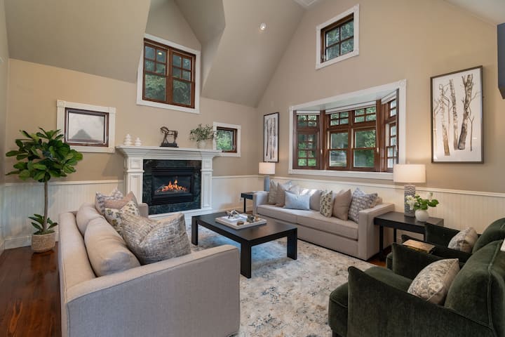 Spacious Designer 3br Victorian With Ac & Hot Tub - Aspen