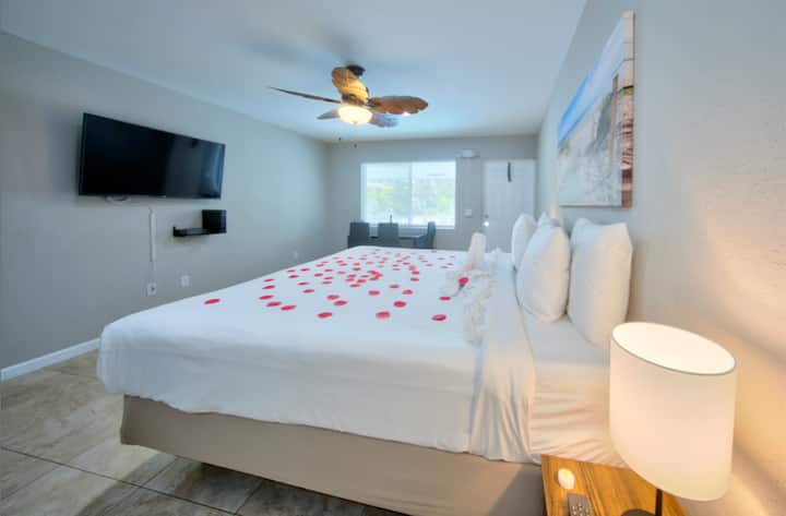 Sun Soaked In Paradise - King Studio W/ Pool - Pompano Beach