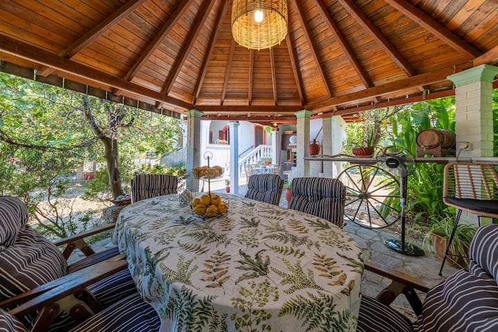 House Theodora
Holidays Greece - ケルキラ島