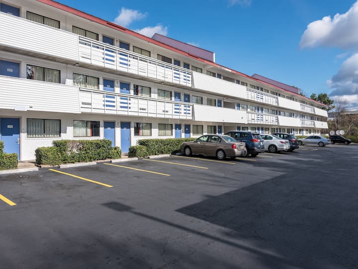 Premium Full Beds|free Wifi &Tv - Birmingham, AL