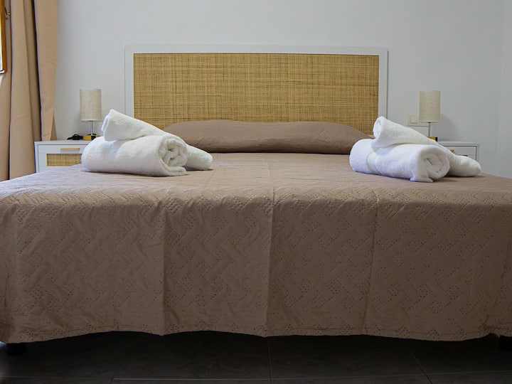 Central Baza Apartment 3a – Elevated Comfort - Baza