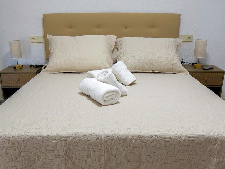 Central Baza Apartment 4b – Central & Bright - Baza