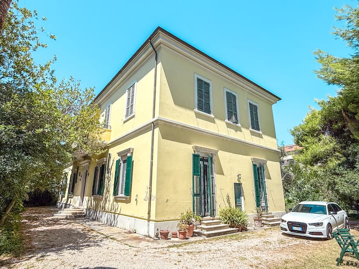 Villa Merlini Via Morosini 1° Fila Mare - Cupra Marittima