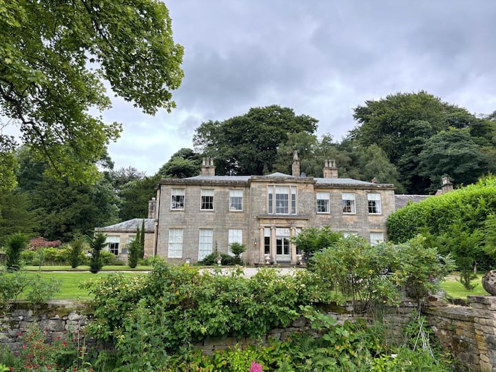 Superking Suite Lake View Sitting Room 2 Bathrooms - Glossop