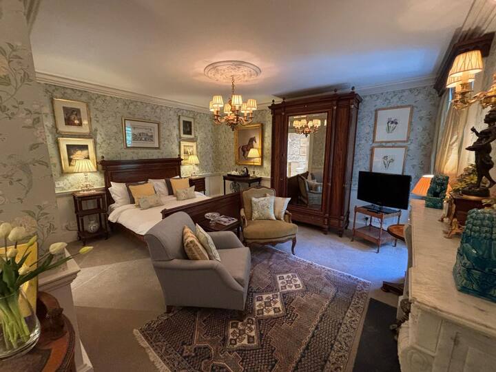 Junior King Suite With Woodland View Shower Room - Glossop
