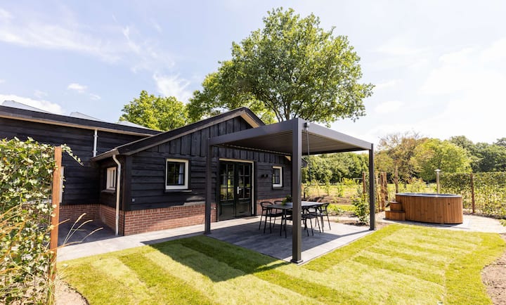 Valkse Hoeve With Sauna & Hot Tub | 6 Persons - Netherlands