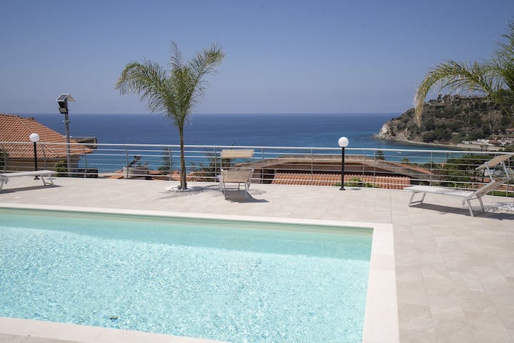 Villa Acquamarina - Zeus - Calabria