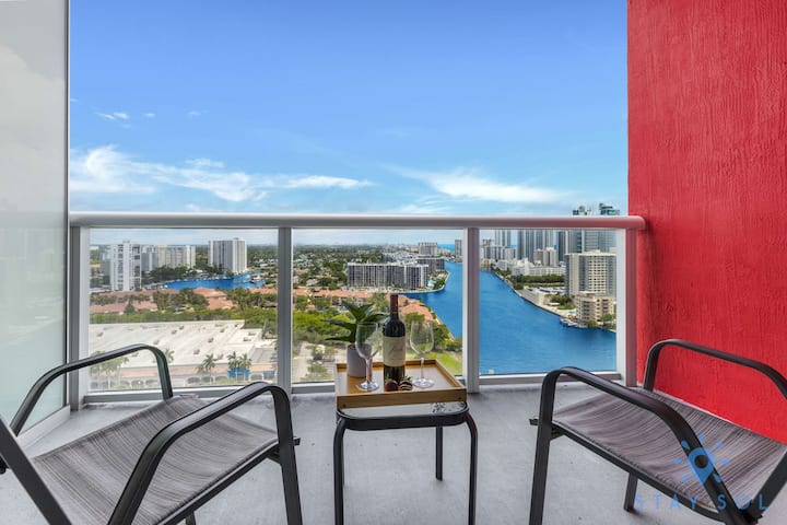 Beachwalk Resort Condo: Pool & Beach Access! - Hallandale Beach, FL