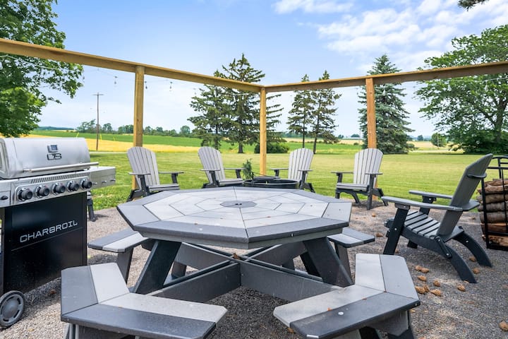 Flx Wineries | Hot Tub | Fire Pit | 12 Guests - Finger Lakes, NY