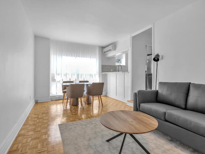 Cozy One Bedroom With Quick Access In Westmount - LaSalle