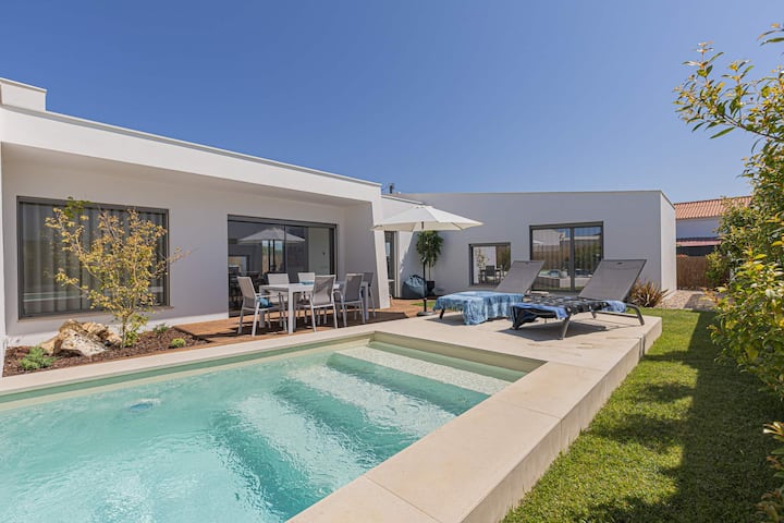 Villa Jô Stylish Family Home With Pool - Sesimbra