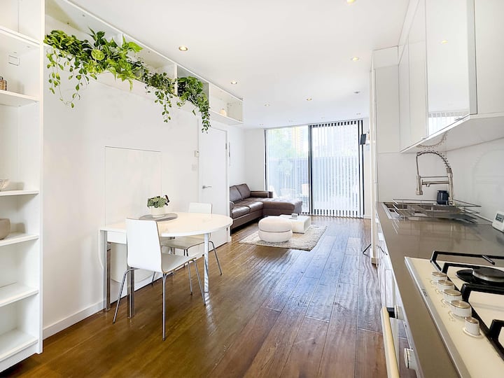 London Townhouse - 5 Mins From Queens Road Station - London Bridge Station