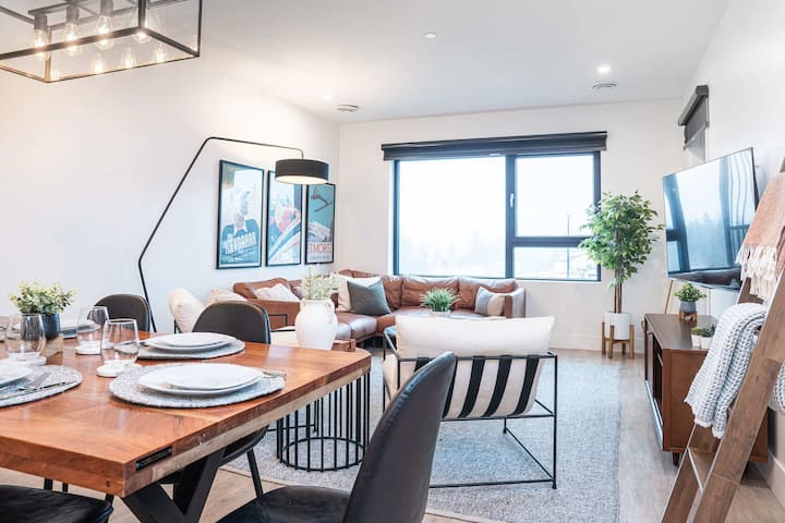 Huckin' Harry's - Revelstoke