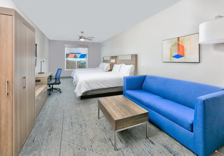 Close To Addison Circle Park + Gym & Pool - Irving, TX