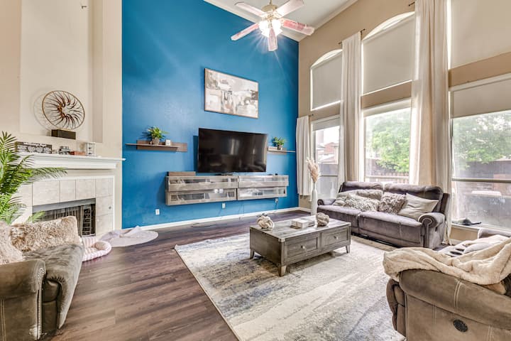 Shop, Play & Explore: Family Home In Allen - Allen, TX