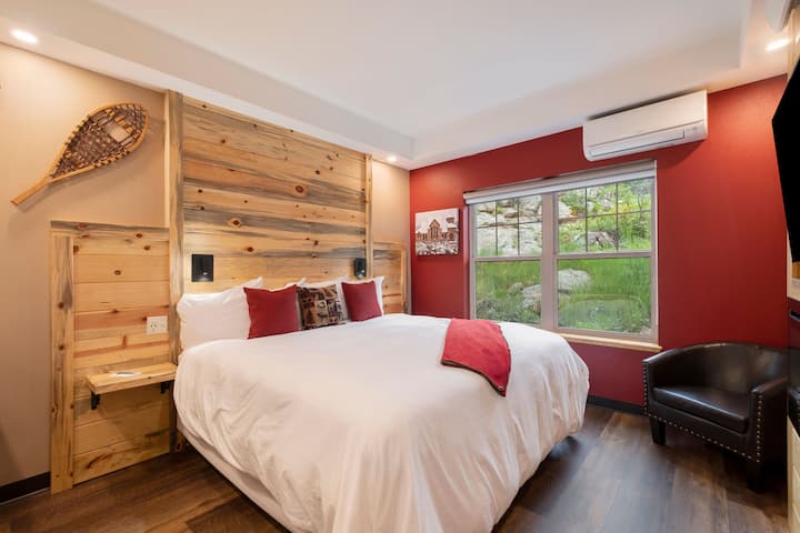Ac, K Bed, Fireplace, Shared Hot Tub - Lodge 101 - Estes Park, CO