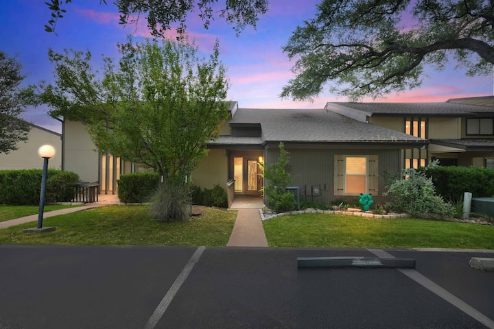 Lake Travis Waterfront Townhome W/stunning Views - Lakeway, TX