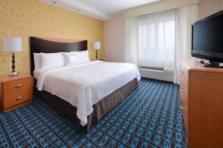 Pet-friendly Stay | Pool. Free Breakfast & Parking - Nebraska