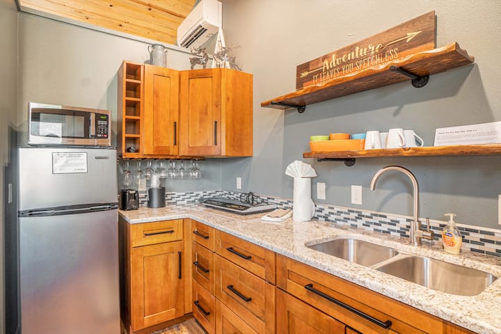 Ac, K Bed, Fireplace, Shared Hot Tub, Kitchenette - Estes Park, CO