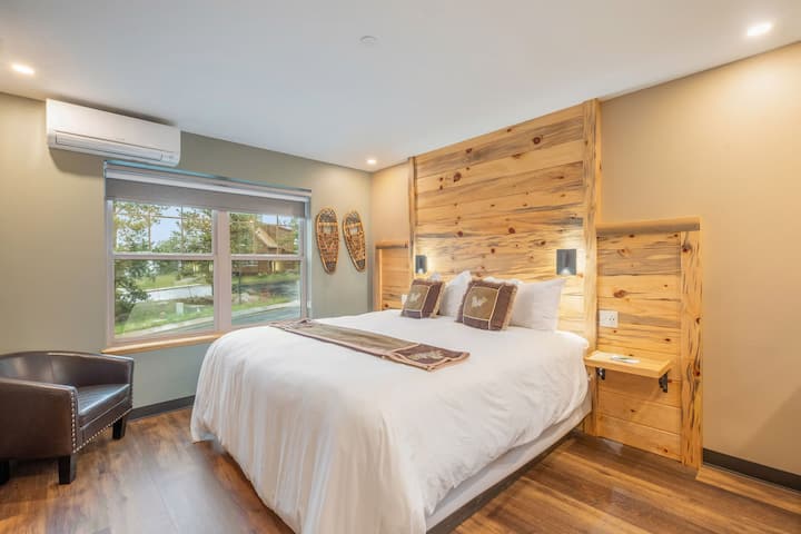 Ac, K Bed, Fireplace, Shared Hot Tub - Lodge 204 - Estes Park, CO