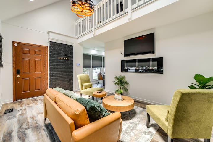 Game Room + Yard: Updated House In Chester! - Chesterfield, VA