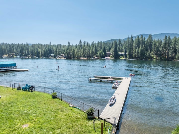 Welk Manor – Private River Retreat With Dock - Post Falls, ID