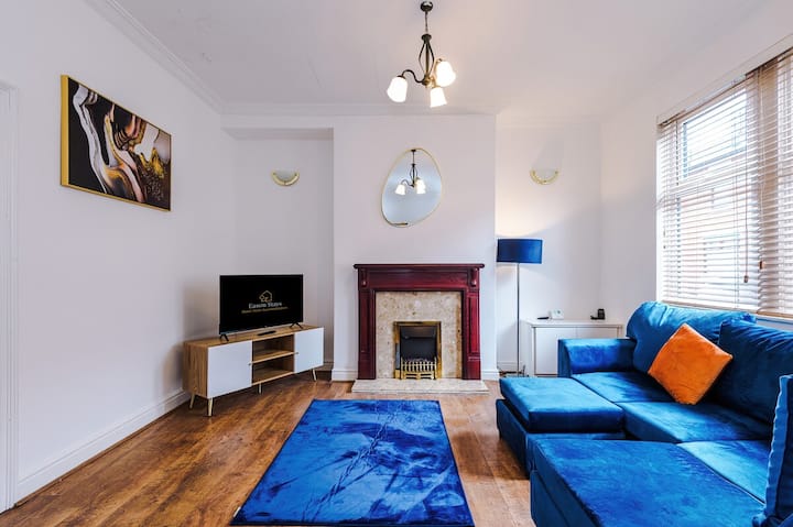 Central Location | Preston Stay | Parking - Preston
