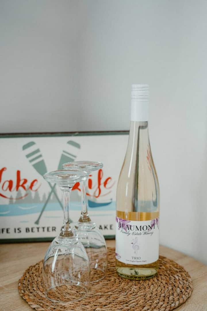 A Modern Organic Vineyard Escape Unit 2 - Kelowna