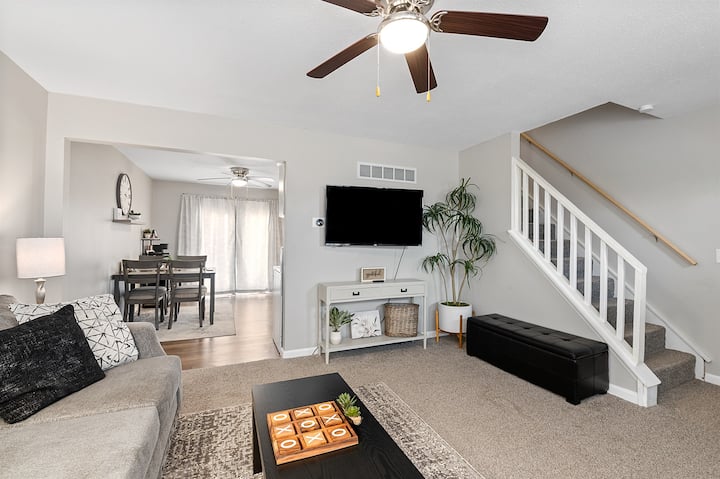 I-80 Access • Crew Friendly • Long/short Stays Ok! - Davenport, IA