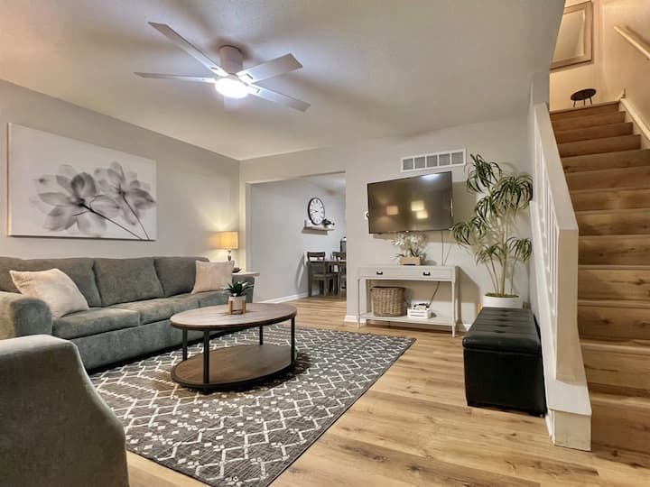 I-80 Access • Crew Friendly • 3 King & 2 Queens - 達文波特