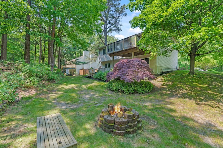 The Holland Hideaway | Family Home | Walk To Beach - Holland, MI