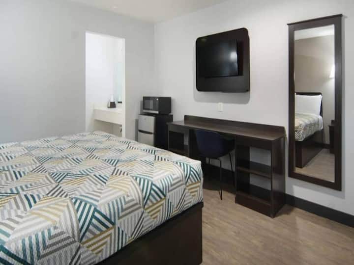 Motel 6 Lancaster, T_1 King Bed | Nmsk - Lancaster, TX