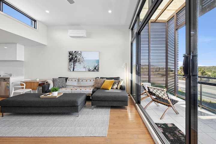 Inlet Apartment I Walk To Beach, Cafes And More - Fairhaven