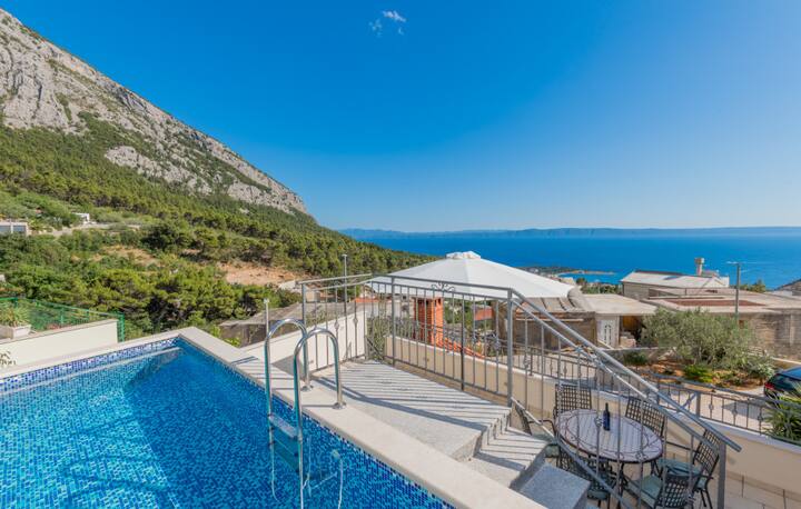 Villa Ana - Makarska By Villas Guide - Promajna