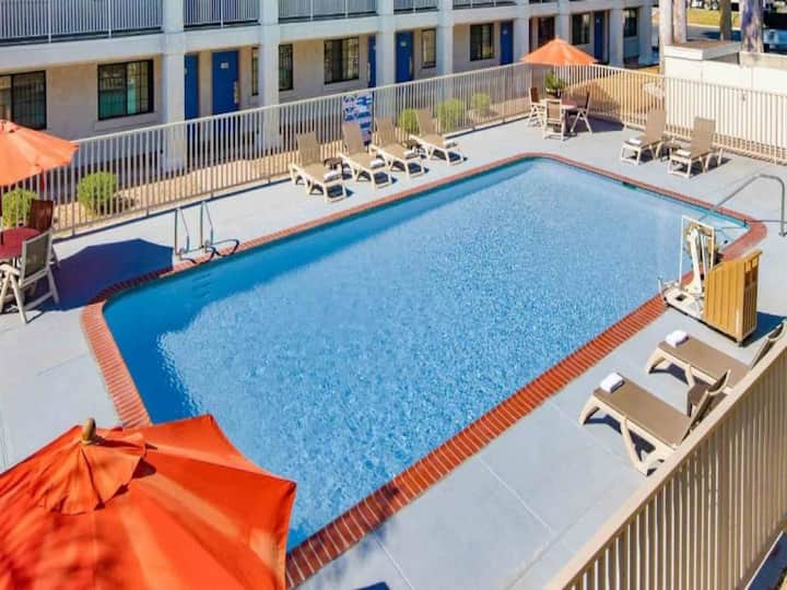 2 Lits Queen | Mini-réfrigérateur - Thousand Oaks, CA