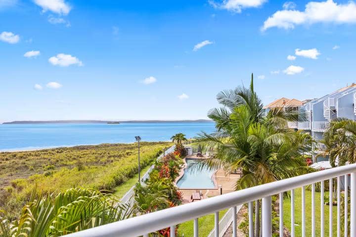 Wake To The Waves – 182a&b Dual Key Oceanfront Apt - Hervey Bay