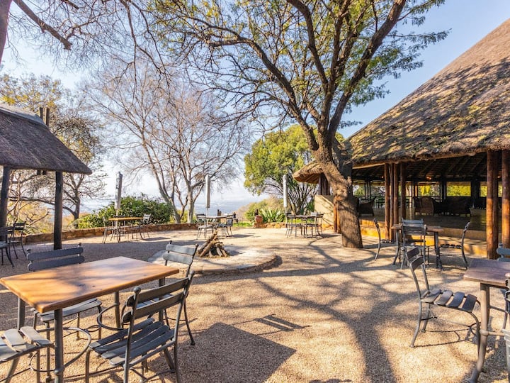 Standard Queen Cabin - Hartbeespoort