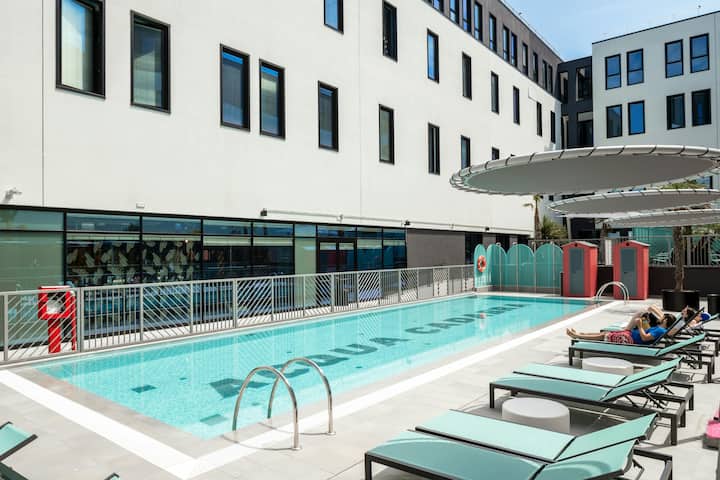 Twin Beds + Access To Gym + Pool + Bar - Bolonia