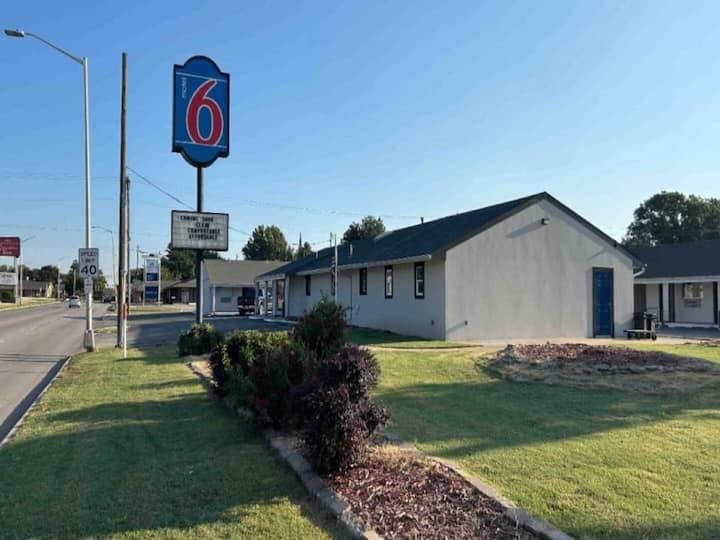2 Lits Complets | Fumer | Réfrigérateur - Ponca City, OK