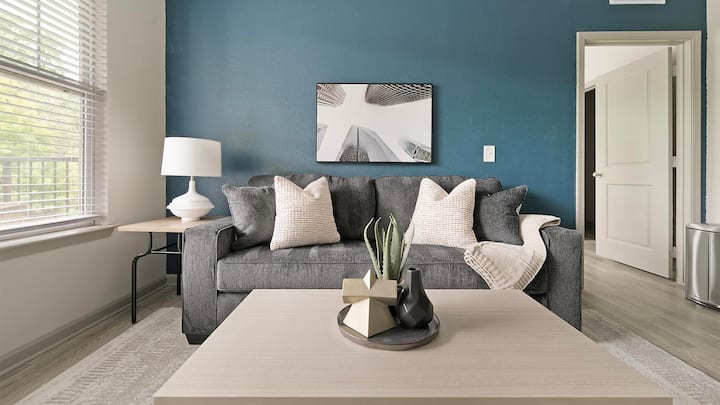 Landing | Stylish 2bd, Game Room, Clubhouse - Davis Lake, Charlotte