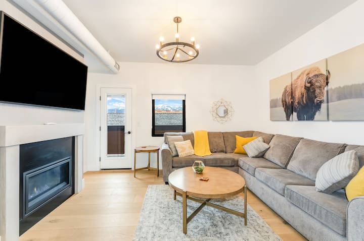 Downtown Whitefish Condo Near Slopes & Lake - Whitefish, MT