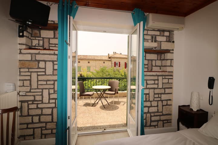 Double Room - Basic - South Facing - Terrace - Barjac