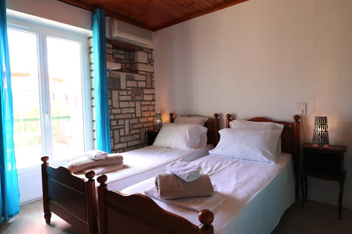 Twin Room - Basic - North Facing - Terrace - Barjac