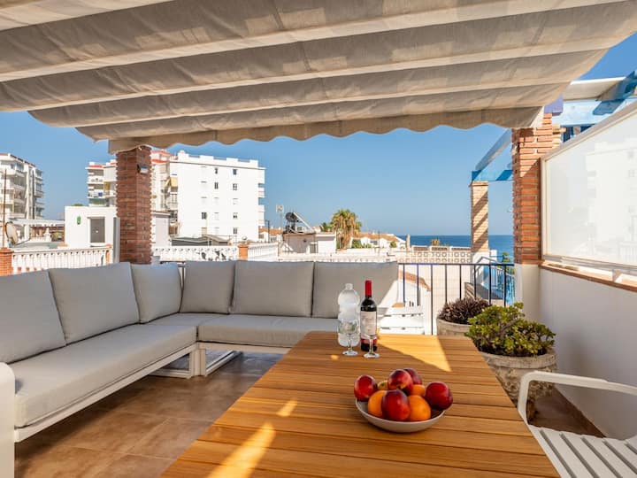 Cozy Two-storey House With Terrace In Nerja - Nerja