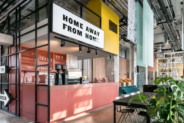 Coffee Bar In House And Stylish Rooms - Maastricht