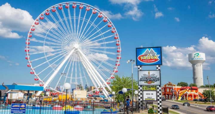 Walk-in Level With Indoor/outdoor Pool & Hottub - Branson, MO