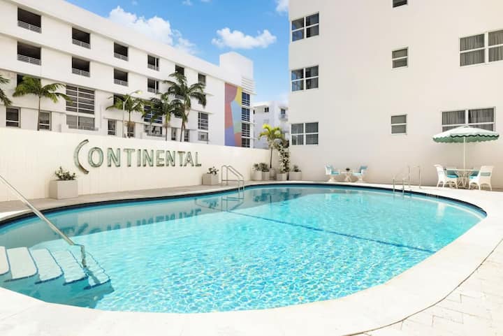 Steps To Miami Beach + Restaurant. Bar. Pool. - Miami Beach, FL