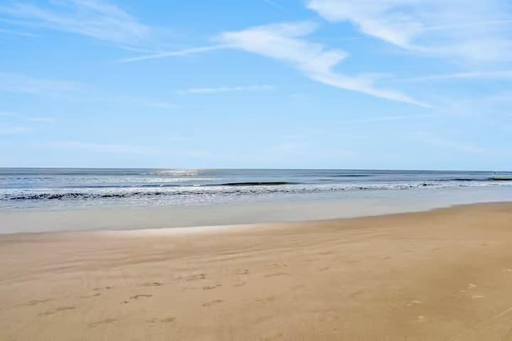 Quiet Coastal Home W/ Patio Near Beaches - Atlantic Beach, FL